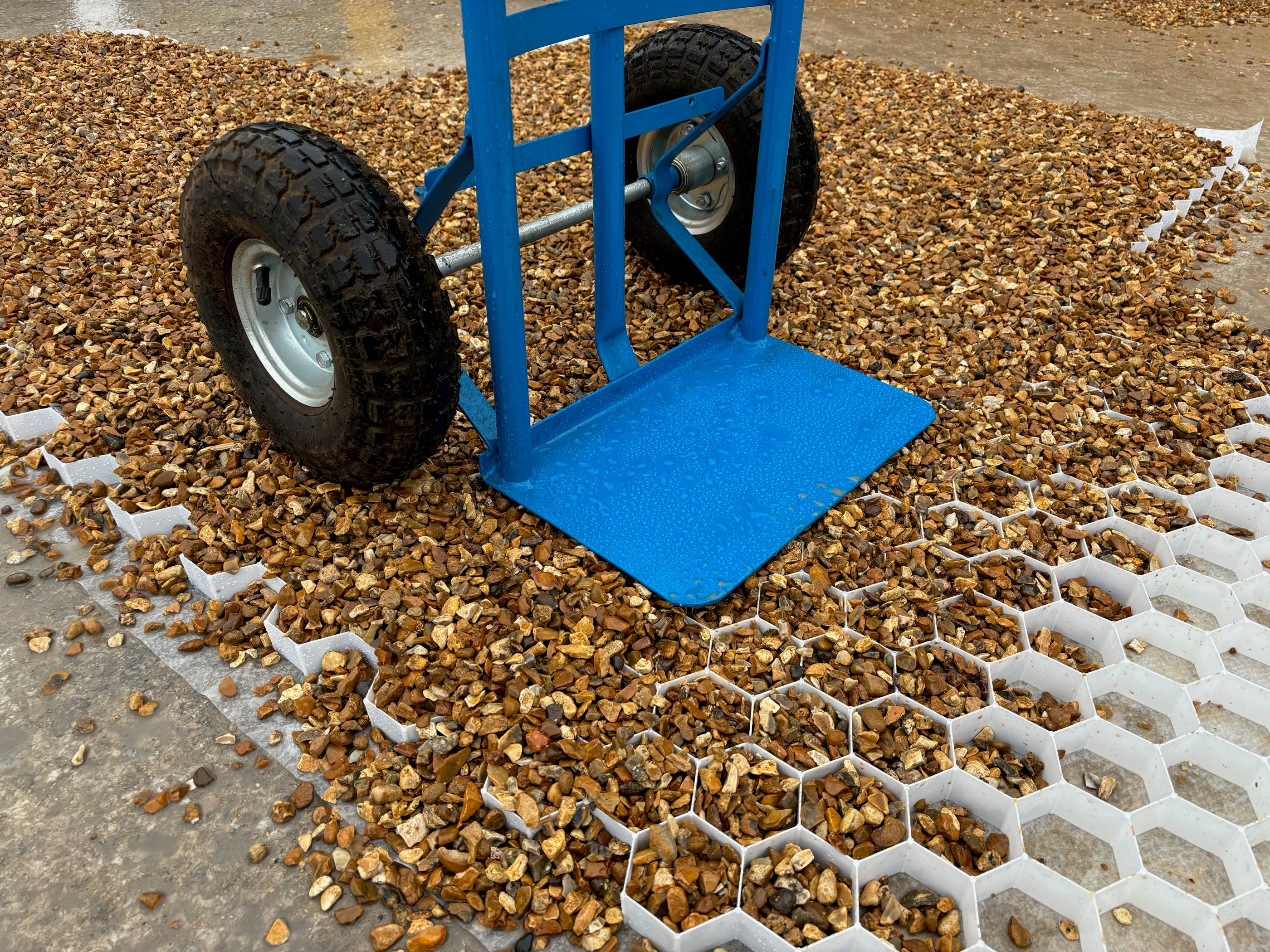 Gravel Grid: Durable Solution for Driveways and Paths – Decorative ...