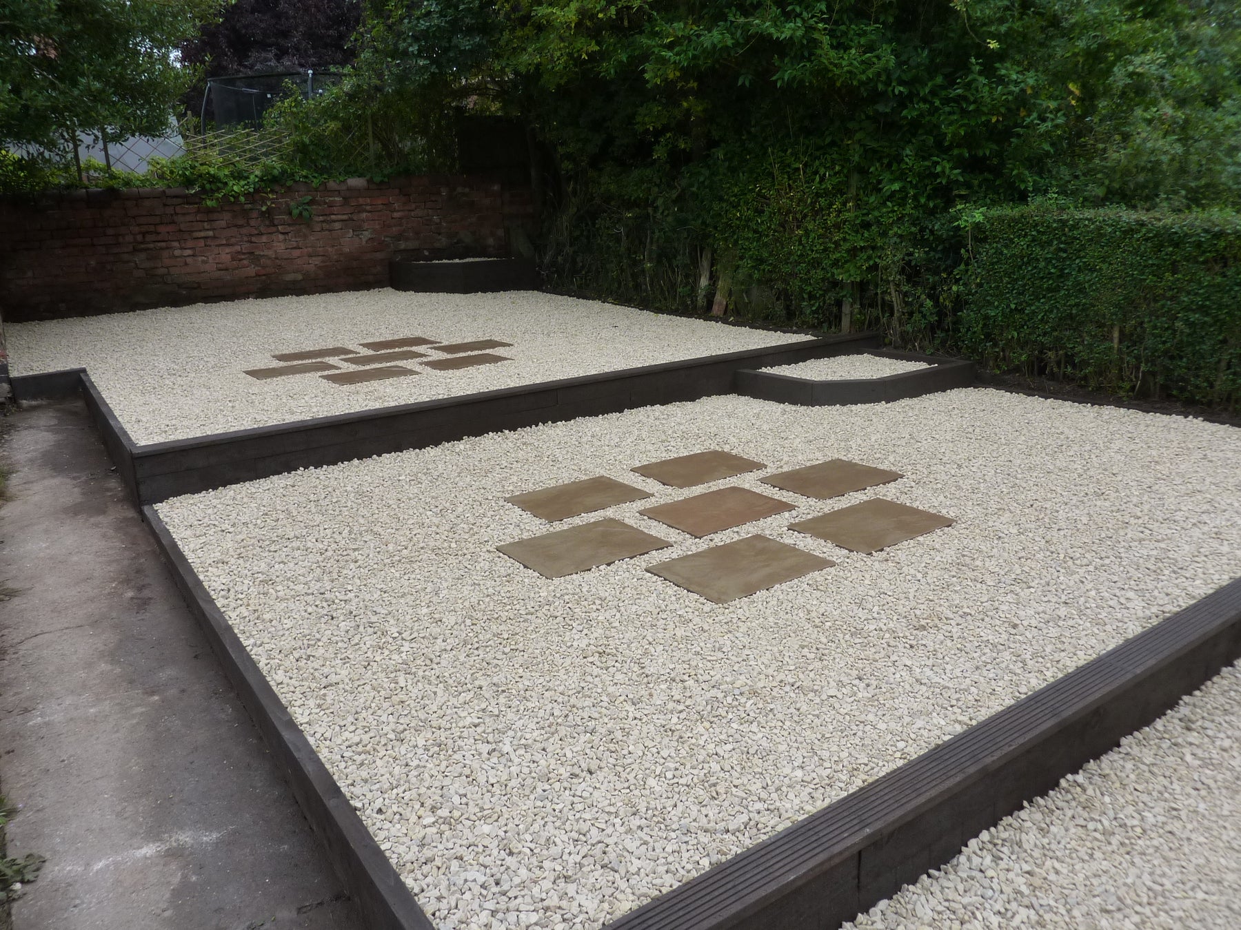 Cotswold Buff Chippings for Stylish Pathways – Decorative Aggregates