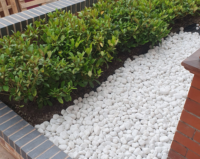 Polar White Cobbles – Decorative Aggregates